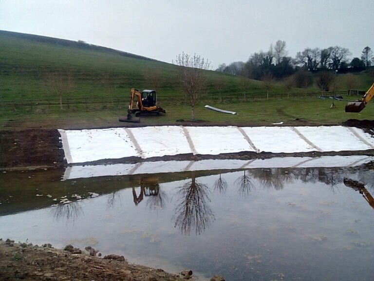 Bentonite Liners the Natural Environmental Liner Solution - Stratec